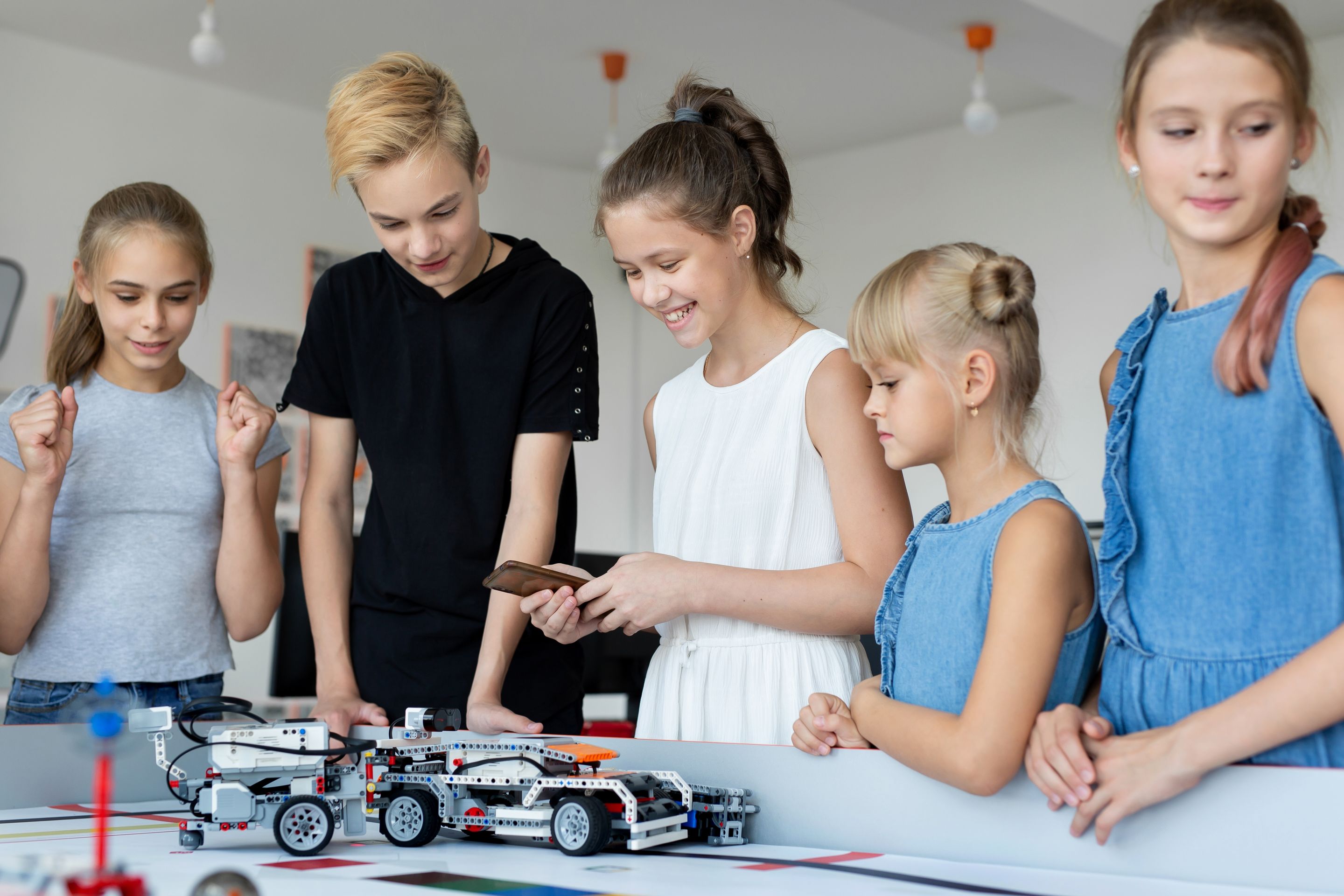 Revolutionising the Classroom with Robotics | How to Use Robots in ...
